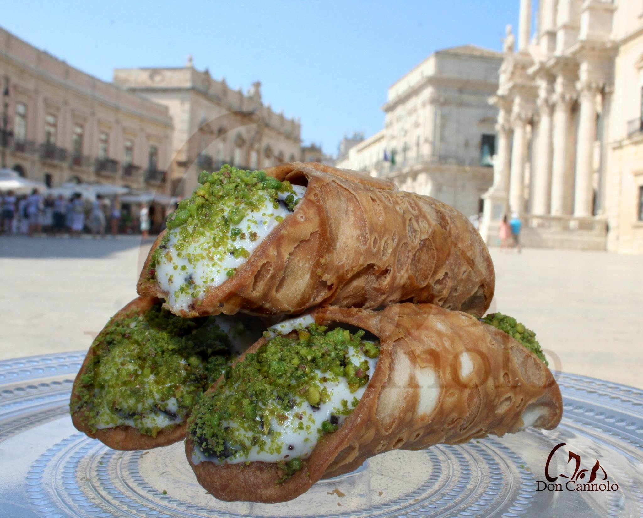 Prodotti tipici siciliani: tutte le variazioni sul tema del cannolo ...