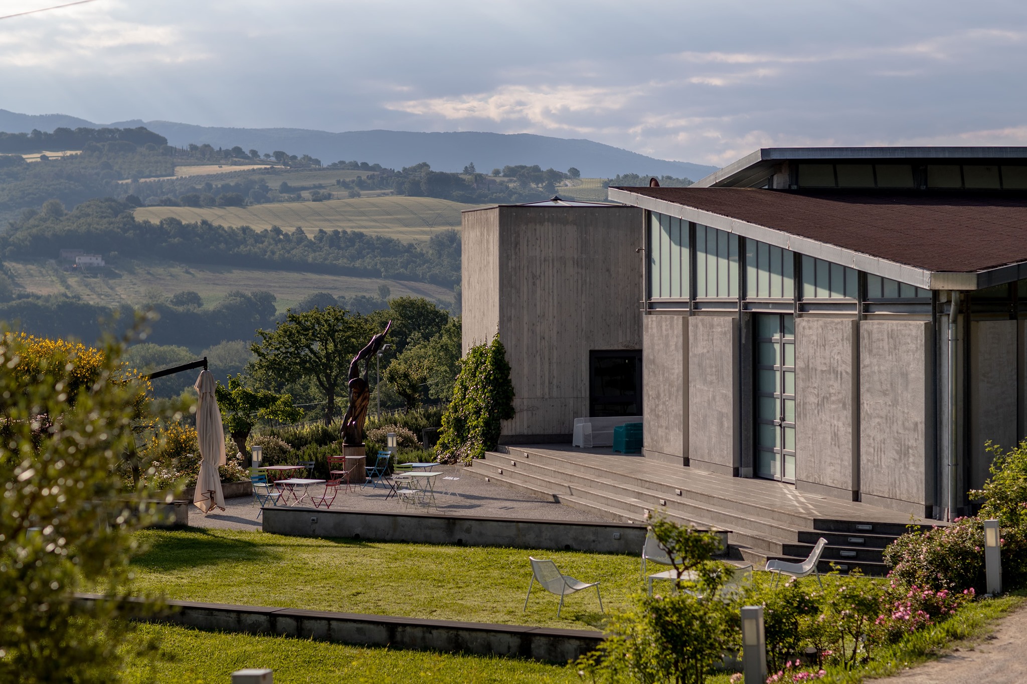 Tenuta Castelbuono, Roccafiore e Le Corgne: in Umbria il vino sposa l'arte