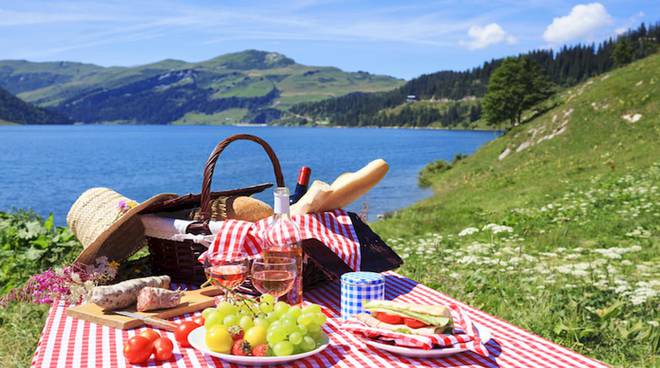 La guida al mangiare sull'erba: il "Giro d'Italia in 70 picnic" di ...