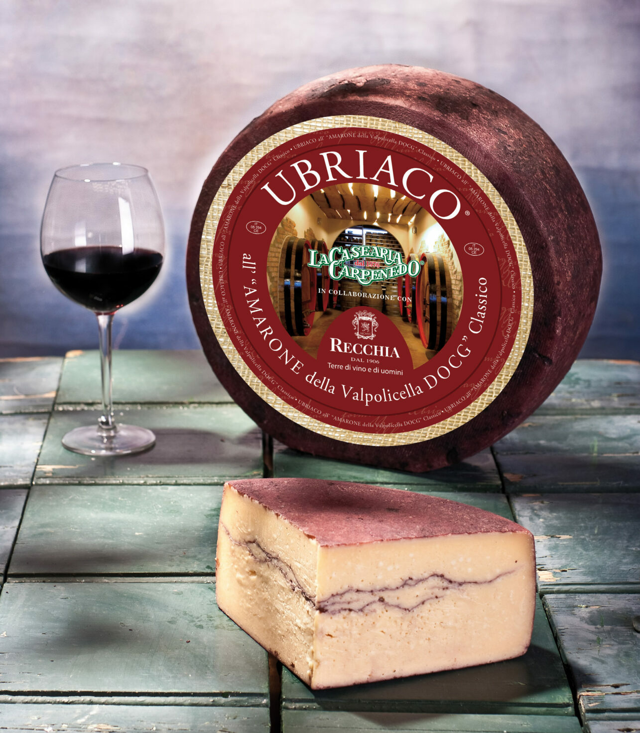 Compie 90 anni Antonio Carpenedo, l'uomo che ubriaca i formaggi